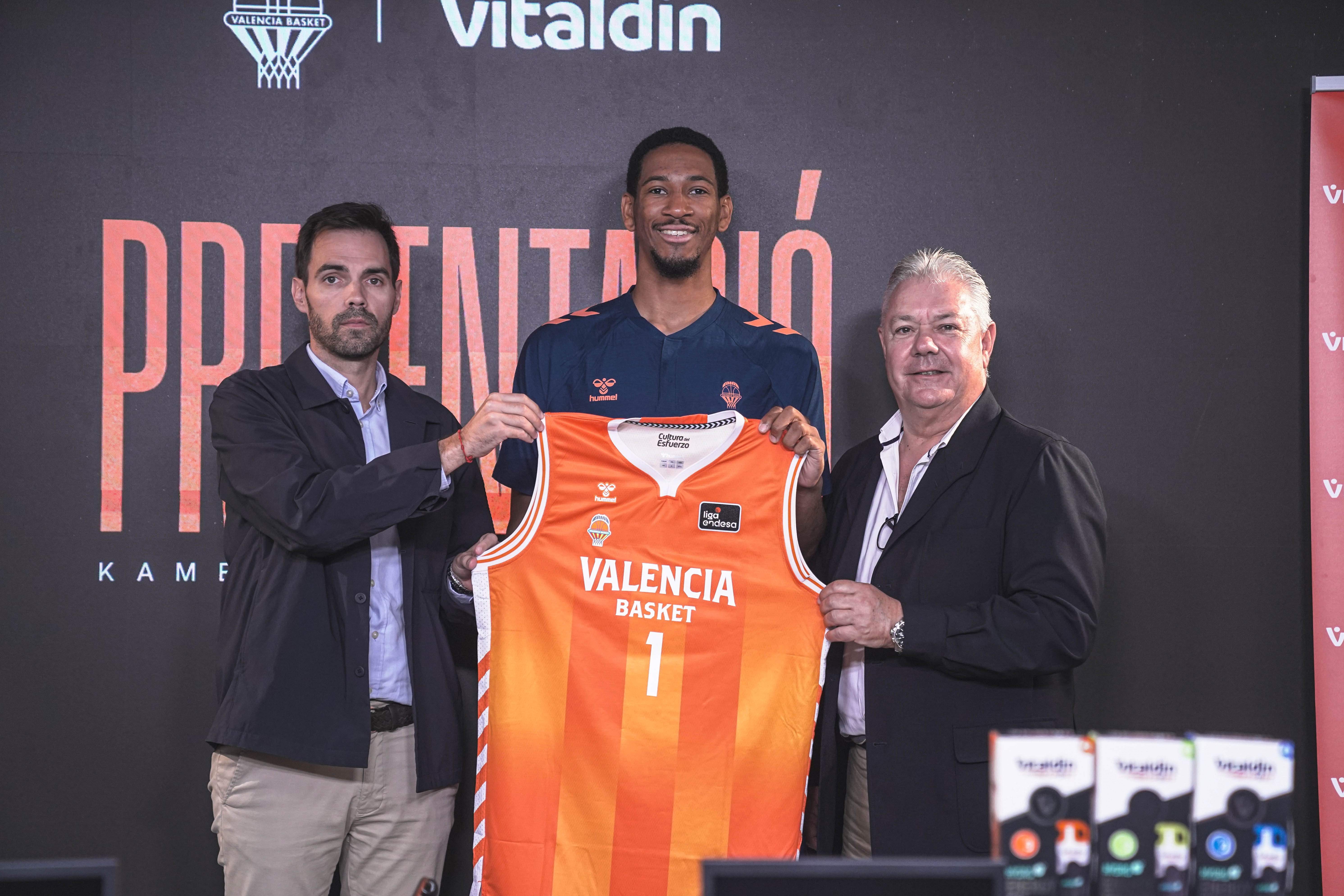 Kameron Taylor, presented at the Roig Arena with the support of ...