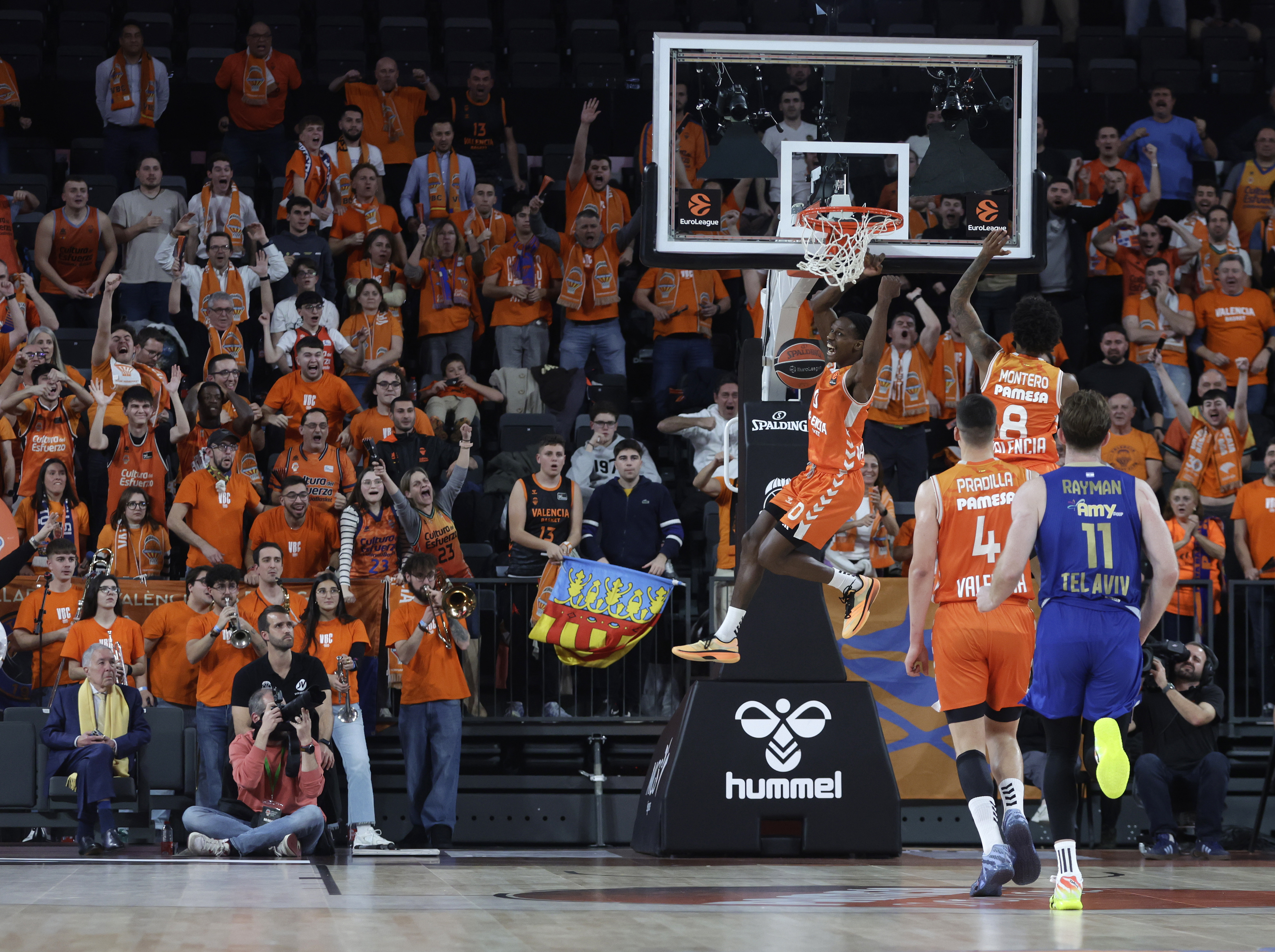 Faith in victory leads to 16th win at Roig Arena (94-83) - Valencia ...